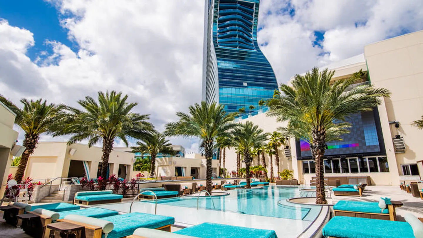 10 Best Beach Clubs in Miami