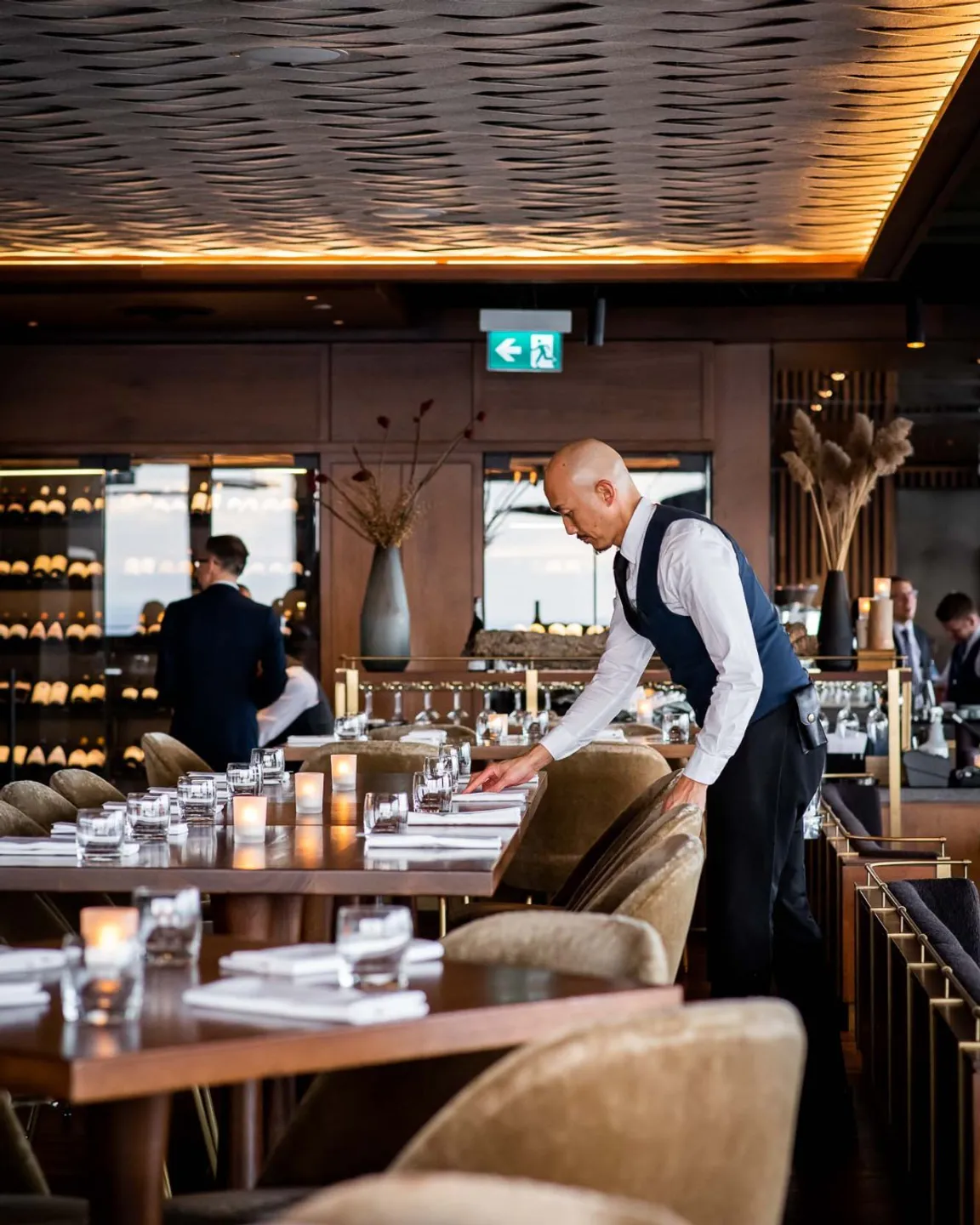 Reign Toronto Restaurant: Info, Menu & Reservations