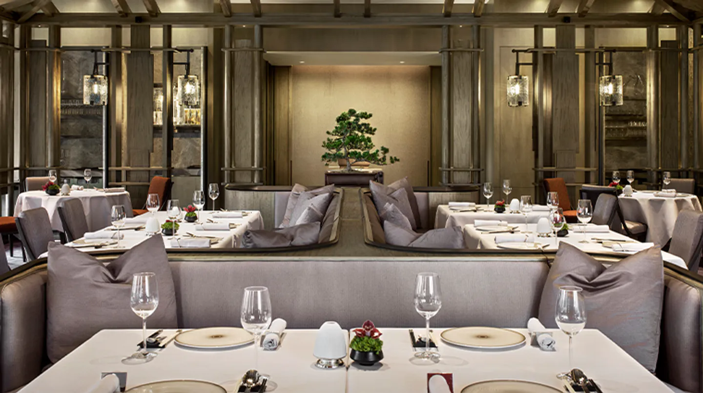 RÙN Hong Kong Restaurant: Info, Menu & Reservations