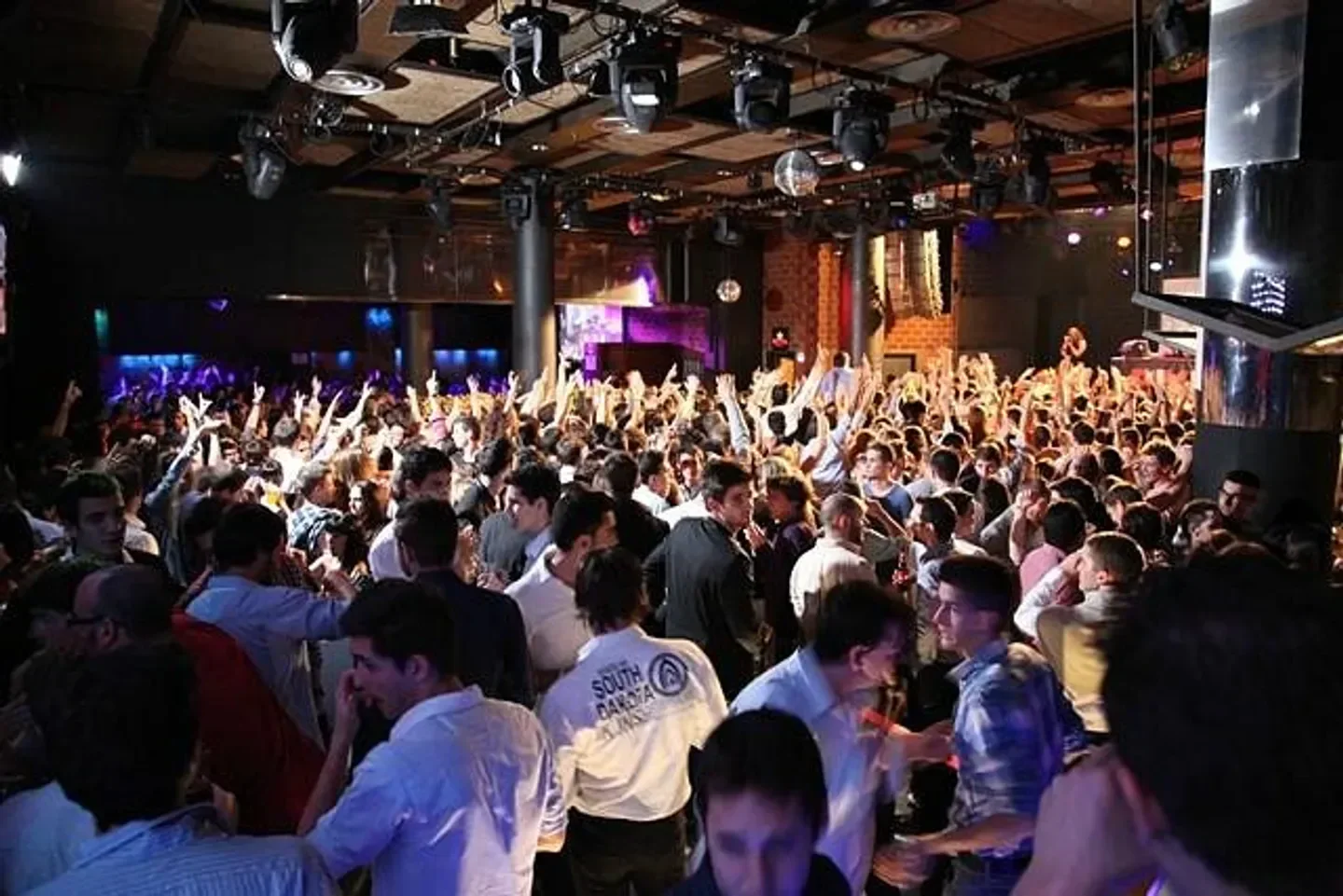 Top 10 Nightclubs in Barcelona | Alotea Concierge