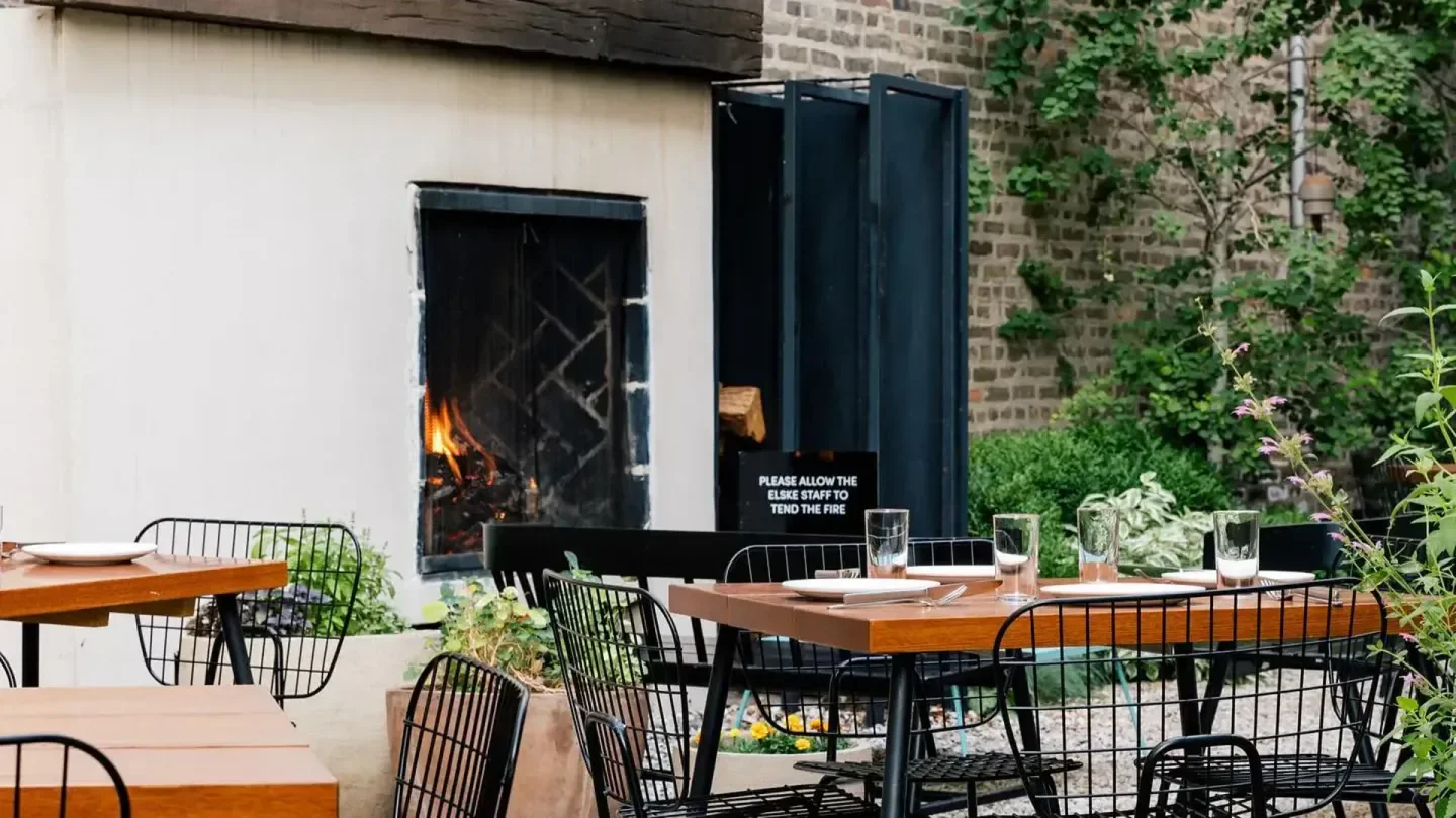 The Loyalist Chicago Reservations | Alotea Concierge
