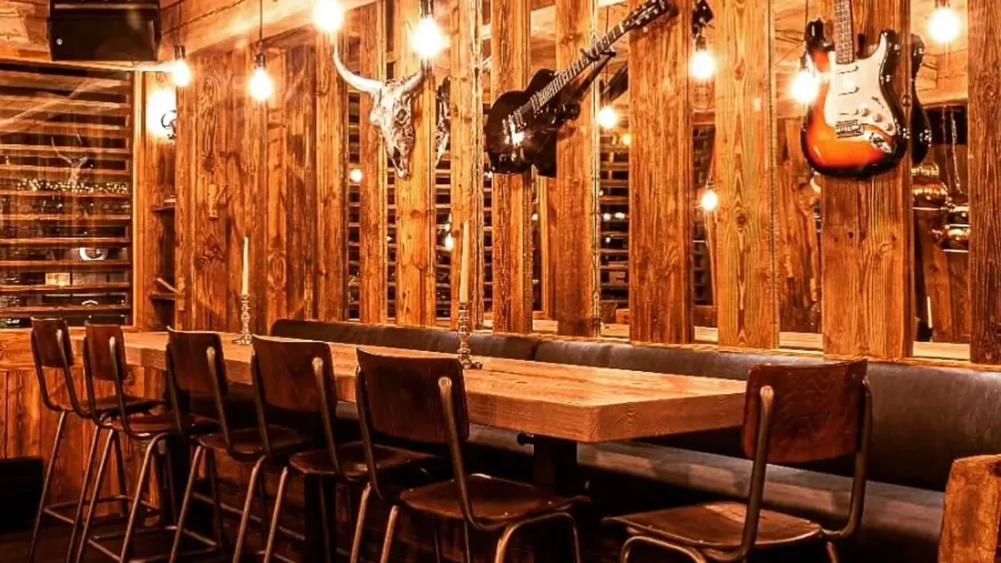 La Baraque Val-d'Isère Reservations | Alotea Concierge