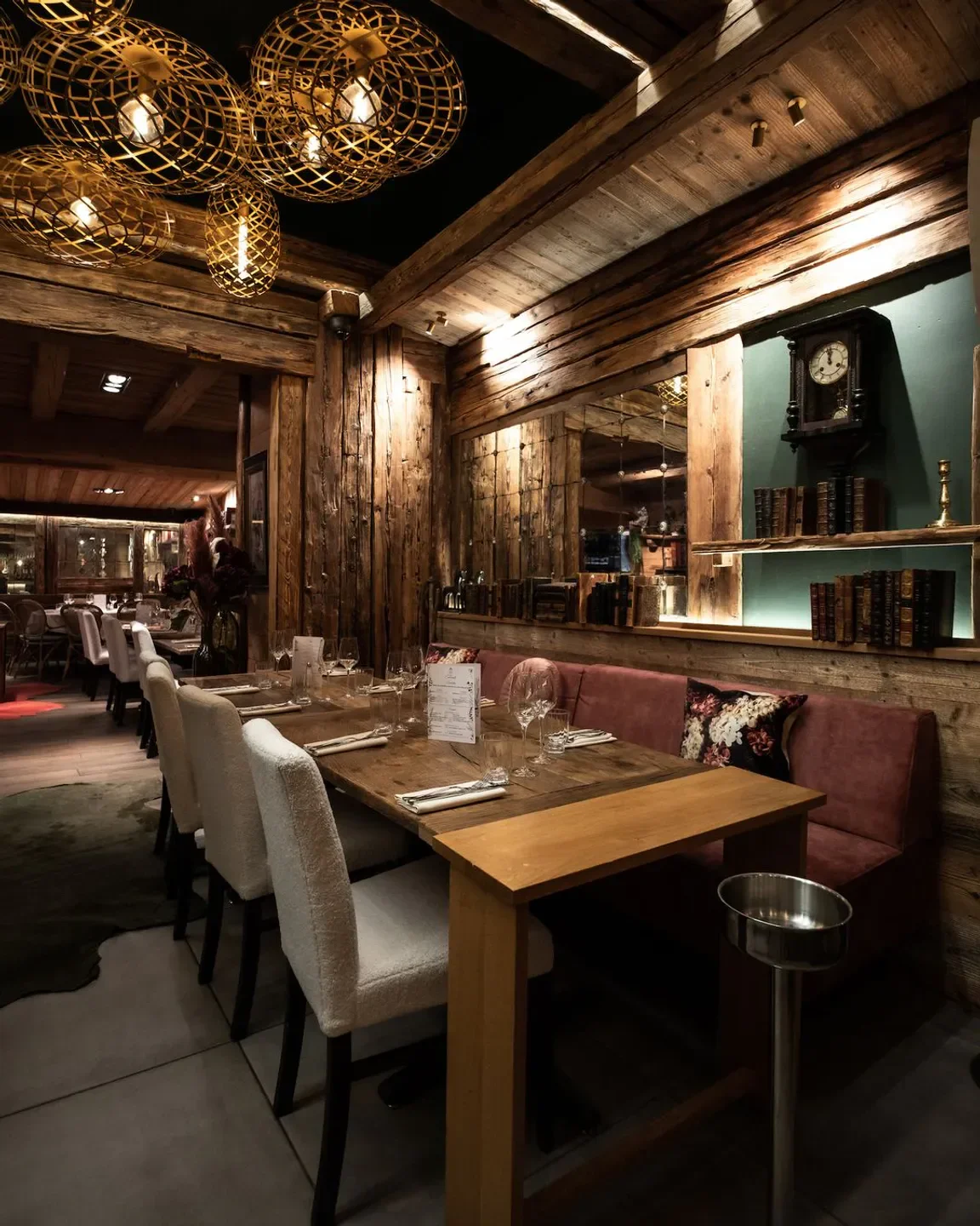 Le Carousel Chamonix Reservations | Alotea Concierge