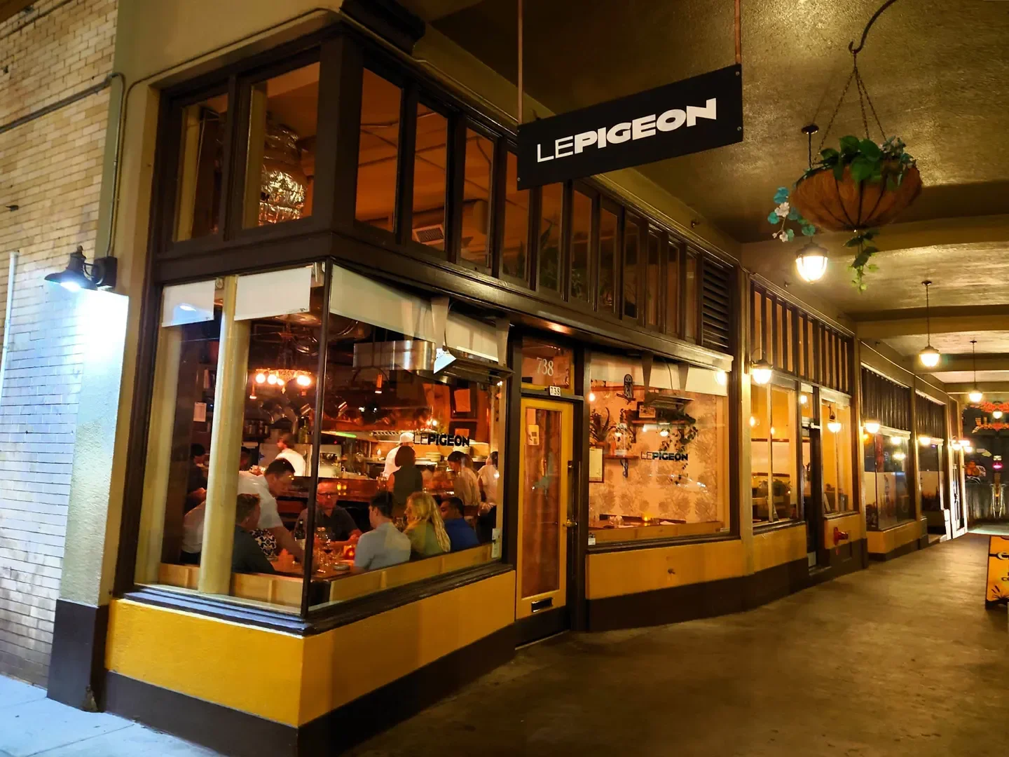 RingSide Steakhouse Portland Reservations | Alotea Concierge