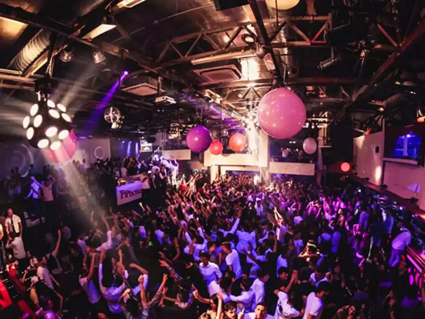 Shari Vari Rome Nightclub: Info, Events & Reservations
