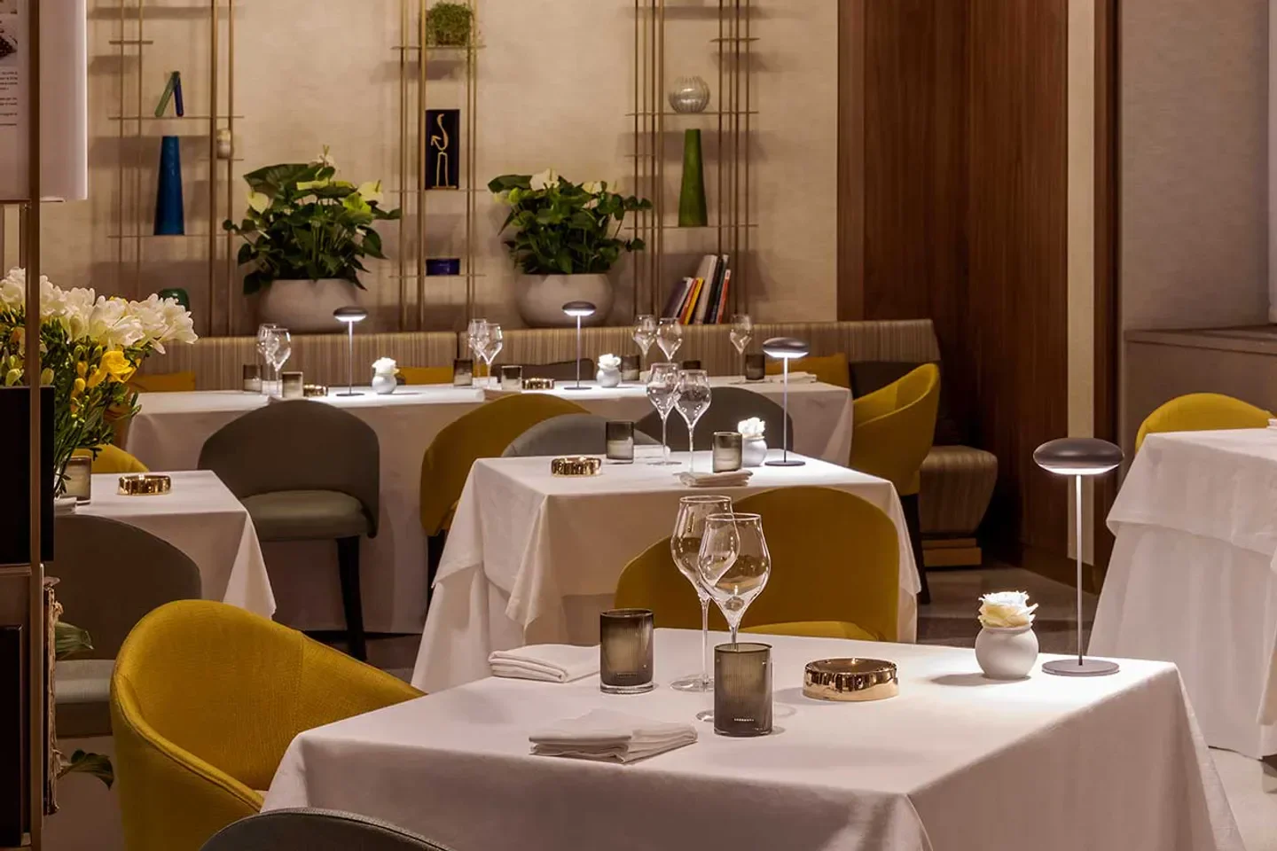 Moebius Milano Milan Reservations | Alotea Concierge