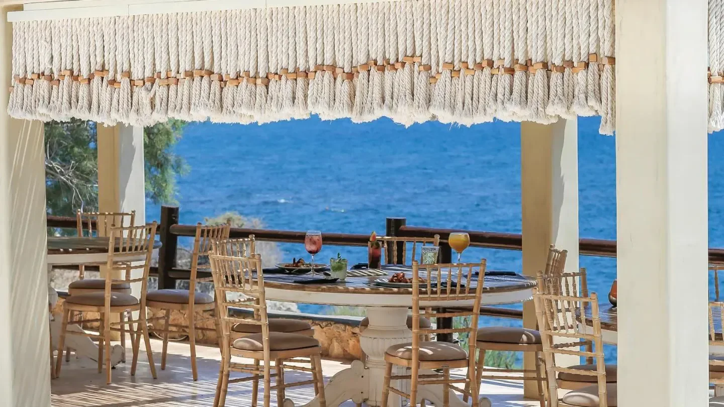 Top 10 Beach Clubs in Santorini | Alotea Concierge
